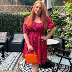 43 Fluorescent Outfit Ideas to Wear to a Glow Party - ljanestyle