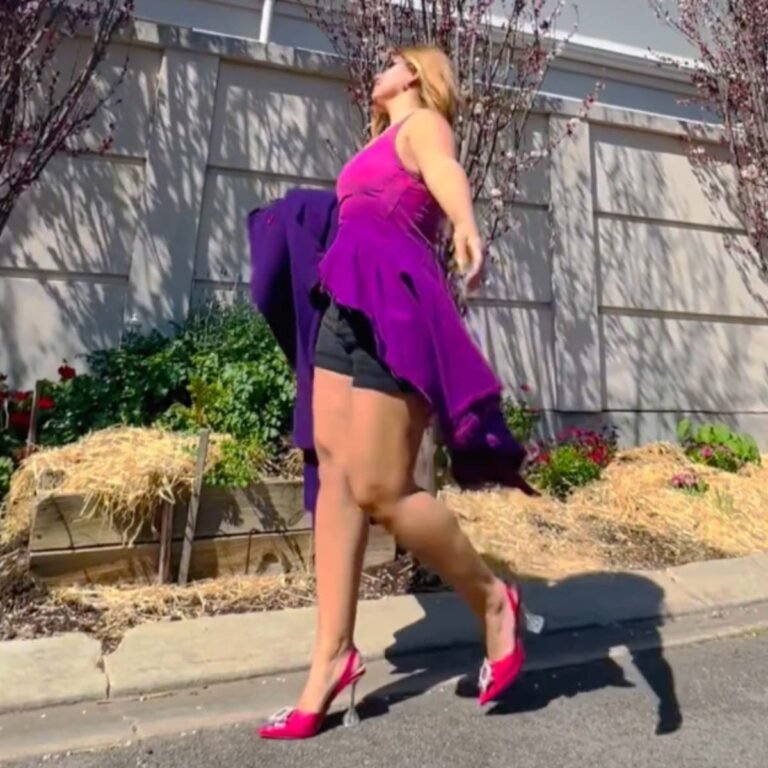 43 Fluorescent Outfit Ideas to Wear to a Glow Party - ljanestyle