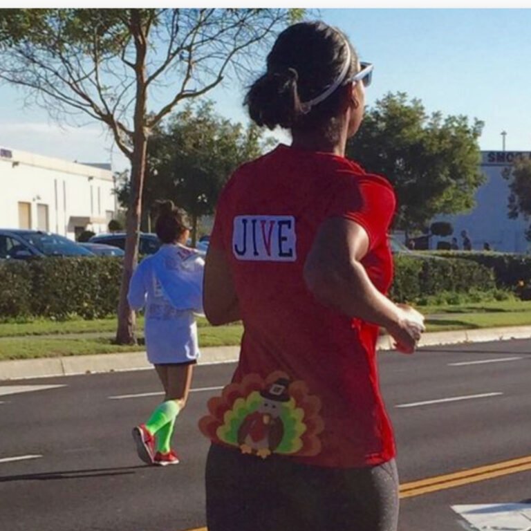 13 Turkey Trot Outfit Ideas & Trends To Run In - ljanestyle