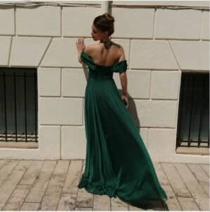 What To Wear To A Gala? Your Guide To Gala Style That Turns Heads ...